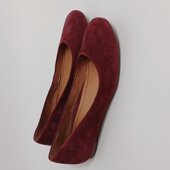 Vionic | Shoes | Vionic Hannah Suede Ballet Flat With Arch Support In ...